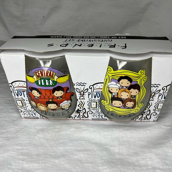 FRIENDS | Kitchen | Friends Tv Series Glassware Set 2oz Wine Glassware ...